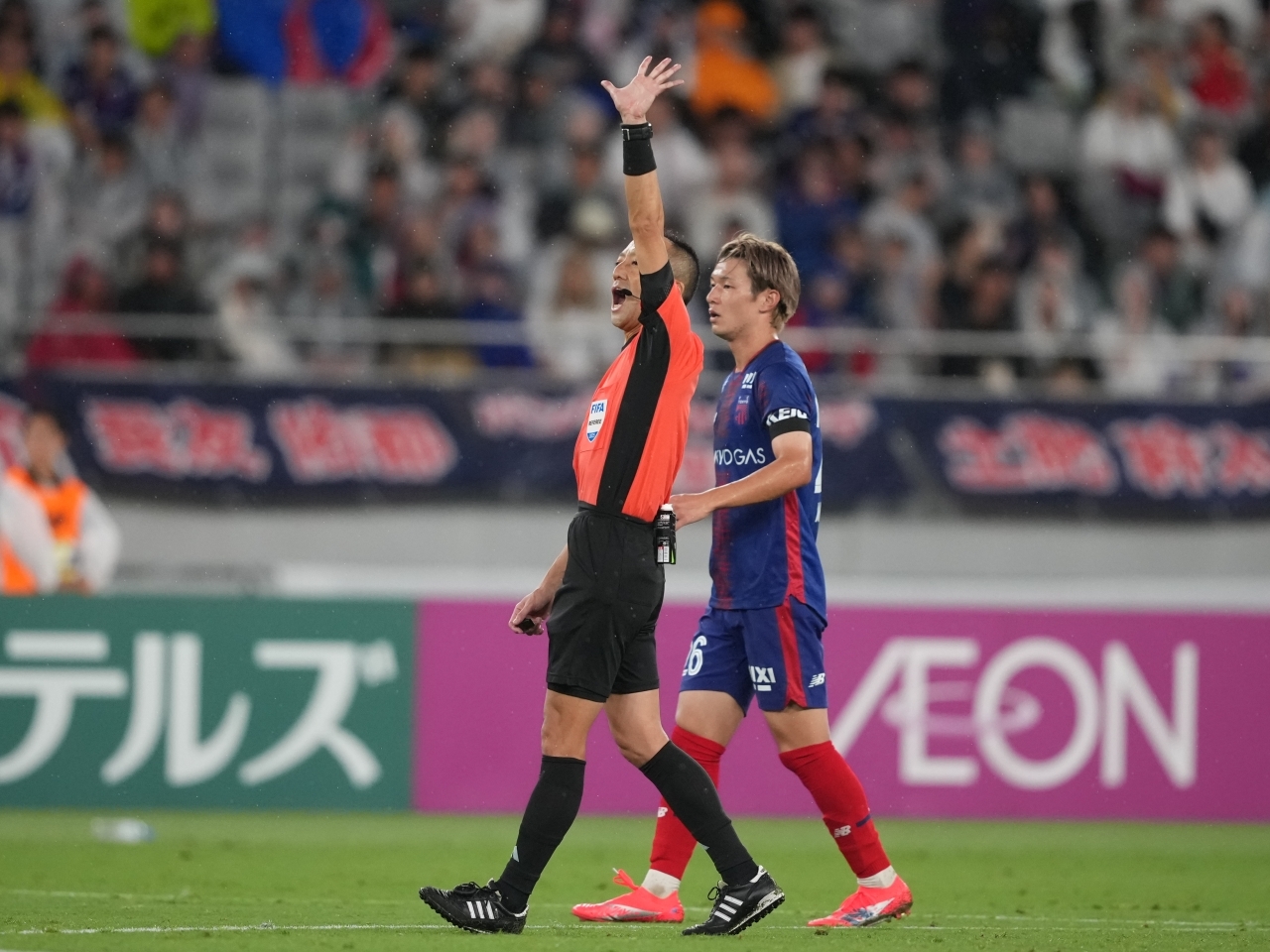 新8秒ルールに取り組むレフェリーと選手「最初の1か月くらいが勝負」JFA審判委が工夫や反省事象を紹介（ゲキサカ） - Yahoo!ニュース