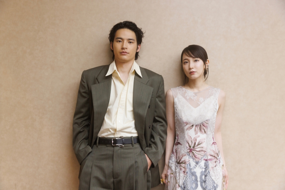 映画『九龍ジェネリックロマンス』 懐かしさとは恋なのか、君がいなくなるかもしれない愛の選択 吉岡里帆×水上恒司インタビュー（otocoto） - Yahoo!ニュース