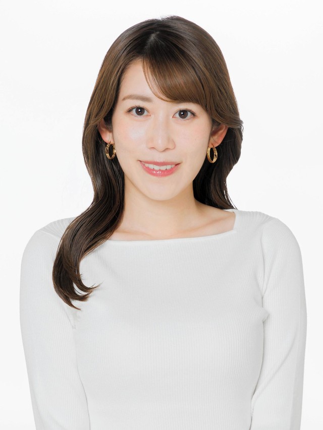 元NHK中川安奈アナ、背中ガバッ＋生もも 自ら発案ぴったり衣装「かなり攻めた」ラテン魂「週プレ」写真集も（よろず～ニュース） - Yahoo!ニュース