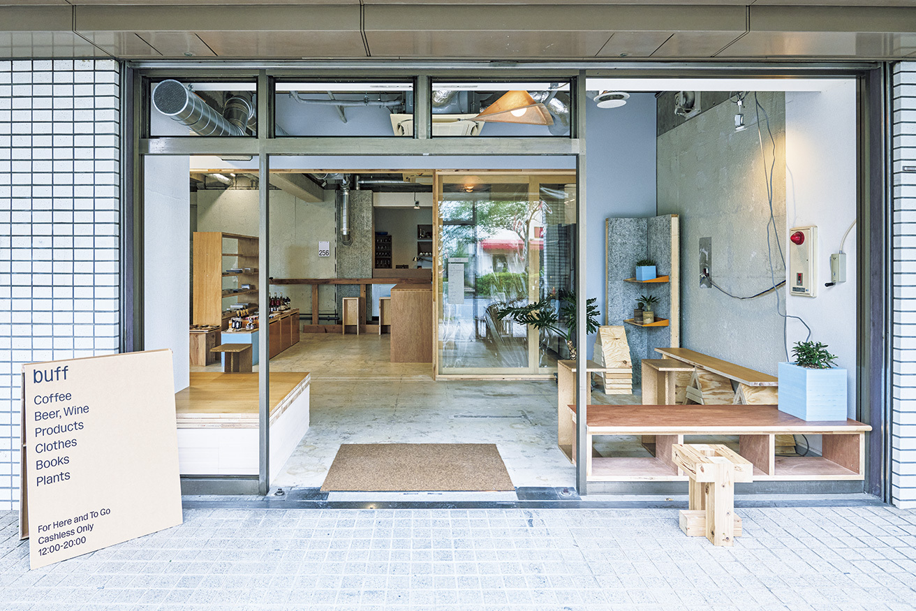 東京・桜新町でカリスマ工務店〈TANK〉運営。カフェ、古着、書籍……“309日間”限定の複合店！（Casa BRUTUS.com） - Yahoo!ニュース