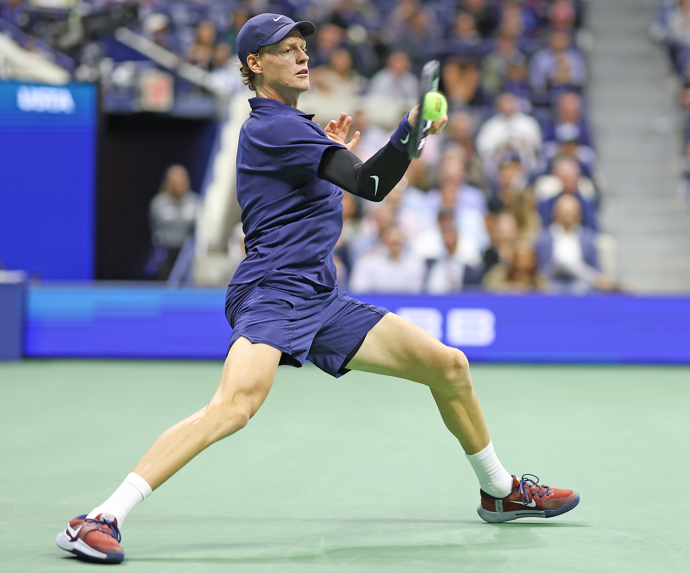 世界1位シナー 同胞対決制し2年連続の全米OP4強「友情はコートの外に」＜男子テニス＞（tennis365.net） - Yahoo!ニュース