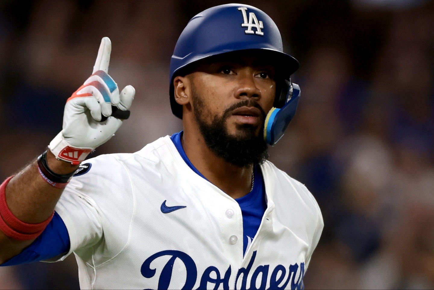 「貪欲さ、闘志を見せてほしい」直近15試合で打率.189と低迷…ロバーツ監督が“名指し”でヘルナンデスに奮起を要求！（THE DIGEST） - Yahoo!ニュース