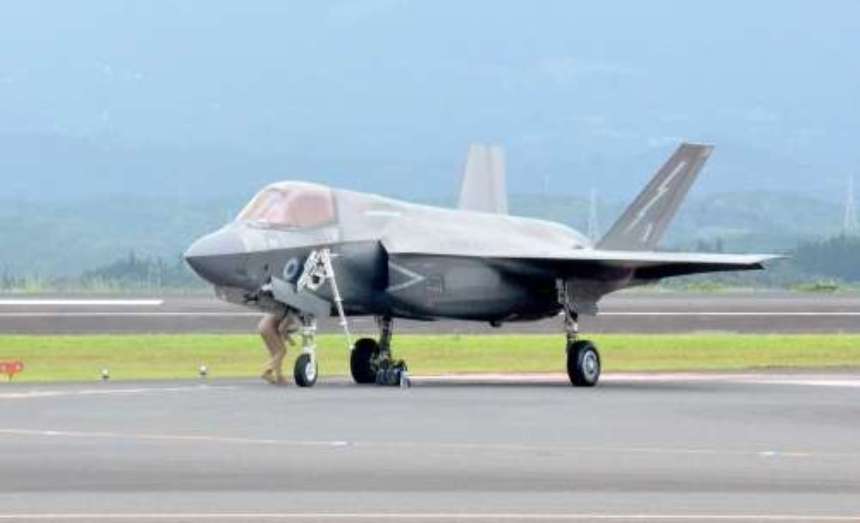母艦への帰還いつ？――イギリス軍F35B戦闘機、緊急着陸からまもなく1カ月 鹿児島空港（南日本新聞） - Yahoo!ニュース