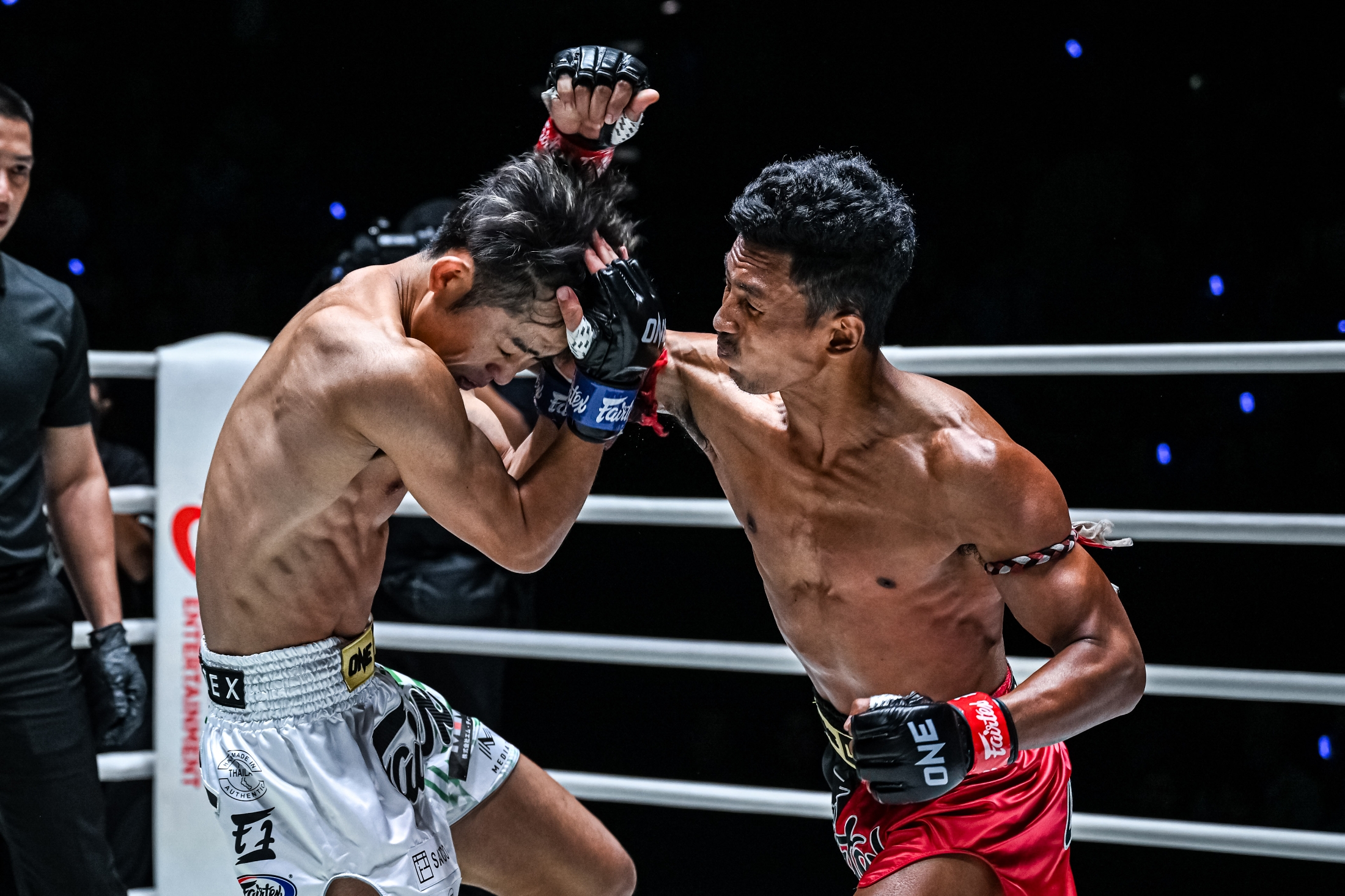 【ONE FF】小笠原瑛作をサニットがヒジ連打でKO、またも強いタイ人選手現わる（ゴング格闘技） - Yahoo!ニュース