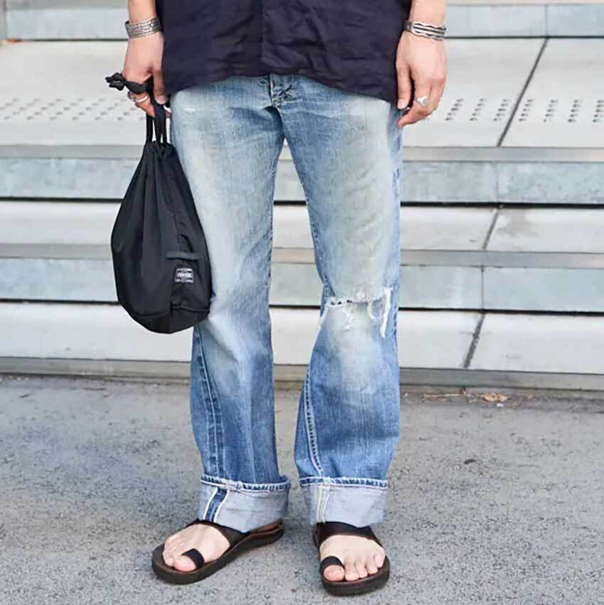 シンプルだけど存在感抜群！リーバイス、リーetc.夏の“デニムスタイル”を街角パパラッチ（OCEANS） - Yahoo!ニュース