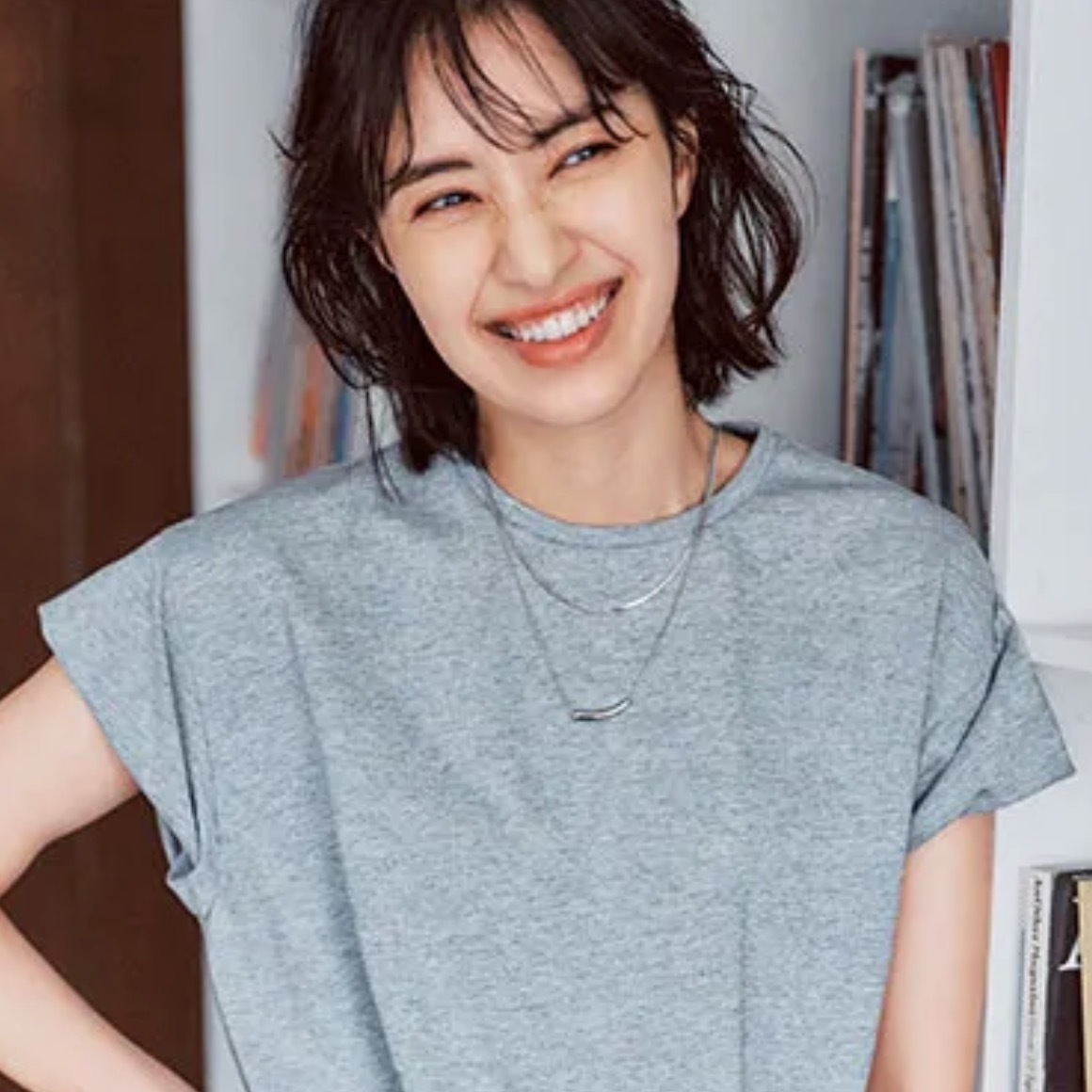 【Tシャツコーデ7選】晩夏に着たい！キレイめキープの大人な着こなし｜VERY（magacol） - Yahoo!ニュース