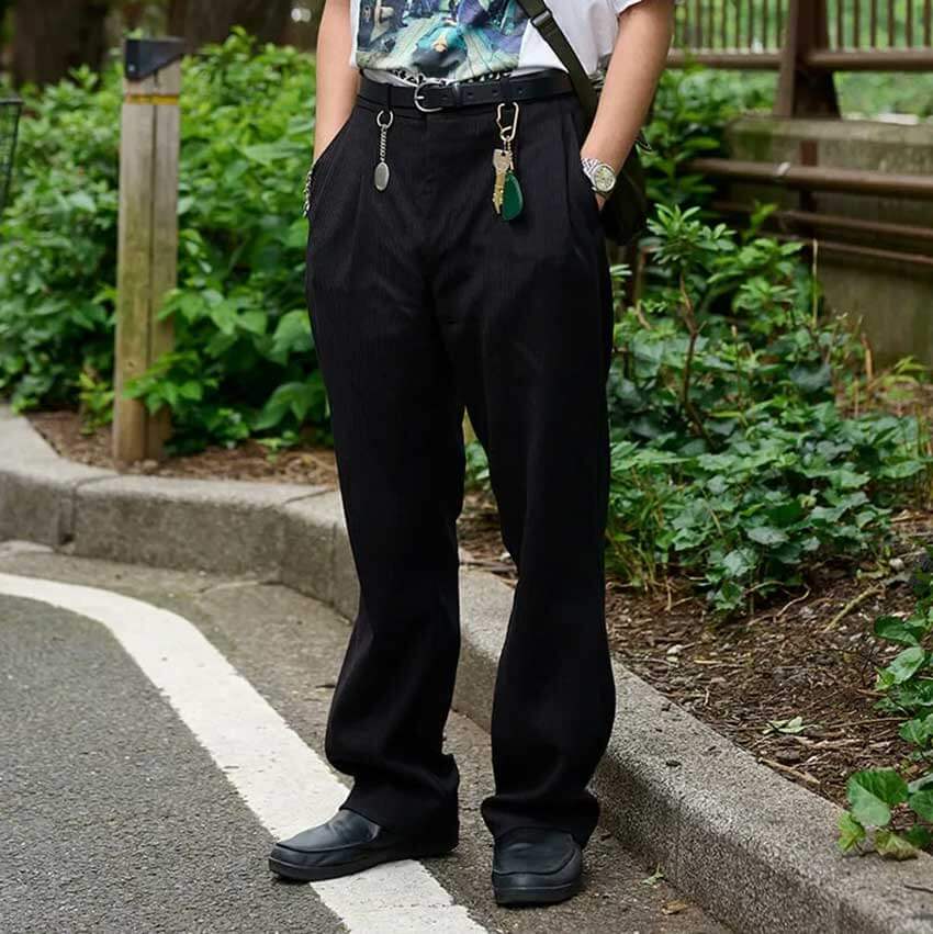 黒パンツは“古着”が小洒落てる！夏の街角でキャッチした3人のコーデ好例とともに（OCEANS） - Yahoo!ニュース