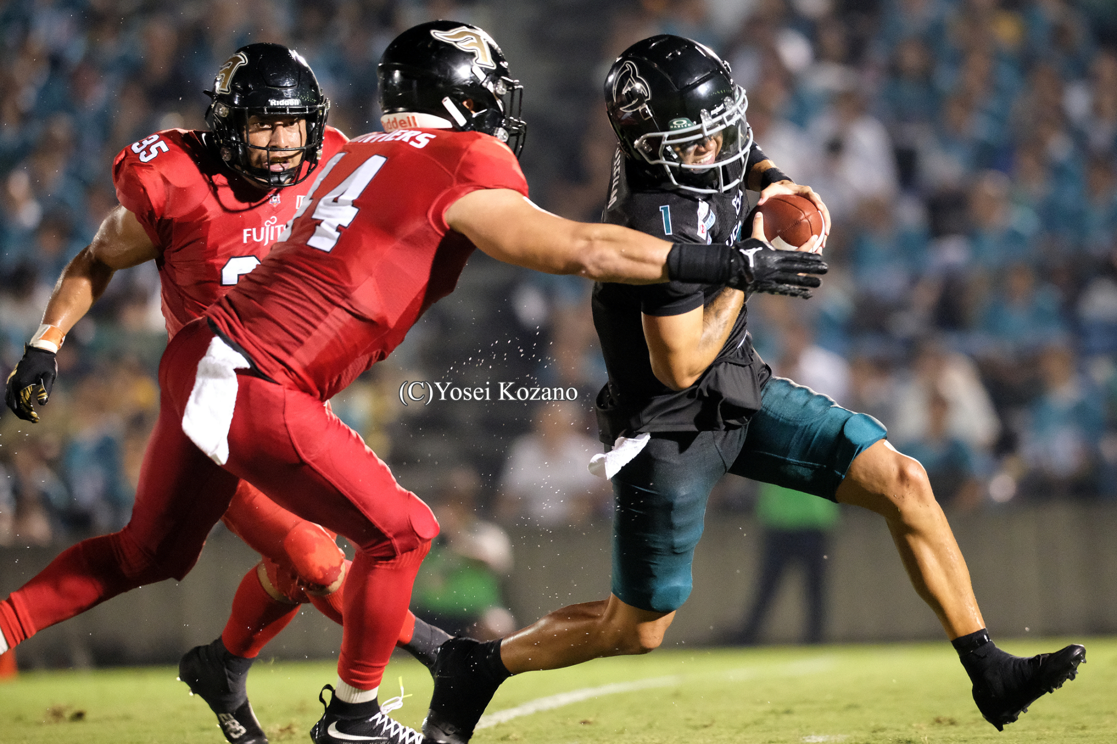 【アメフト】富士通ディフェンス「ラグビー聖地」で好タックル連発 米国人QBを完封し白星発進 （BBM Sports） - Yahoo!ニュース