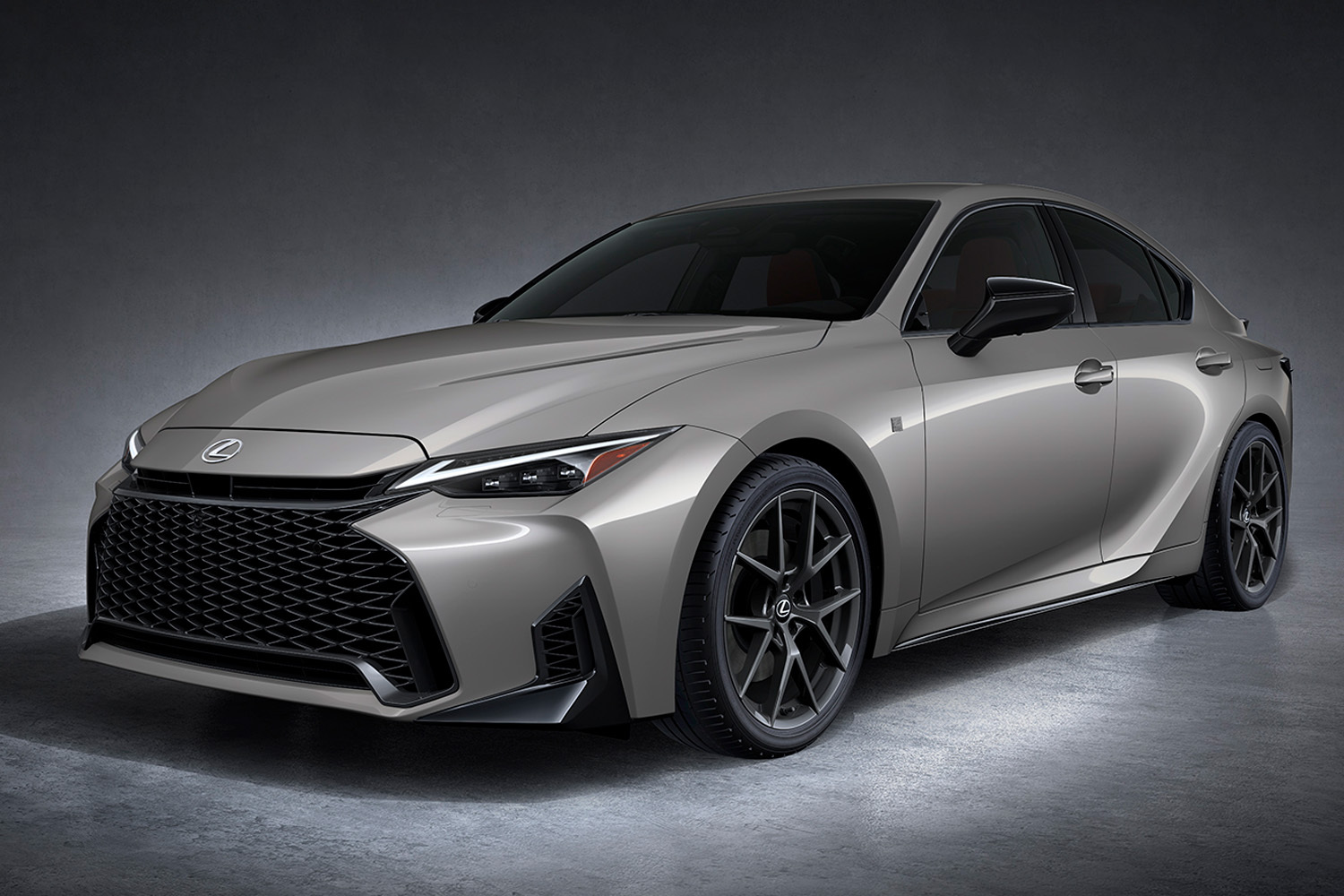 走る楽しさを追求し続けてきたコンパクトFRセダンの最終章！ 一部グレードが2025年11月に生産終了となるレクサスISが改良実施でまさかの超熟成（WEB CARTOP） - Yahoo!ニュース