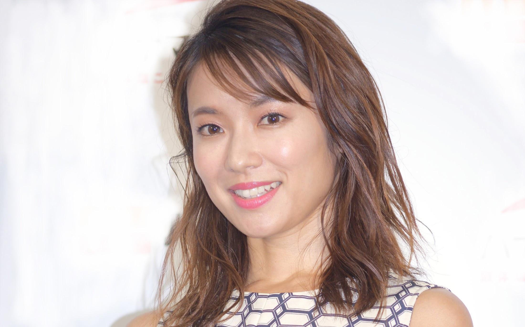 ＜内山理名＞43歳、第1子を出産 「母になりました」と報告 夫・吉田栄作は「56歳の新米パパ」に（毎日キレイ） - Yahoo!ニュース