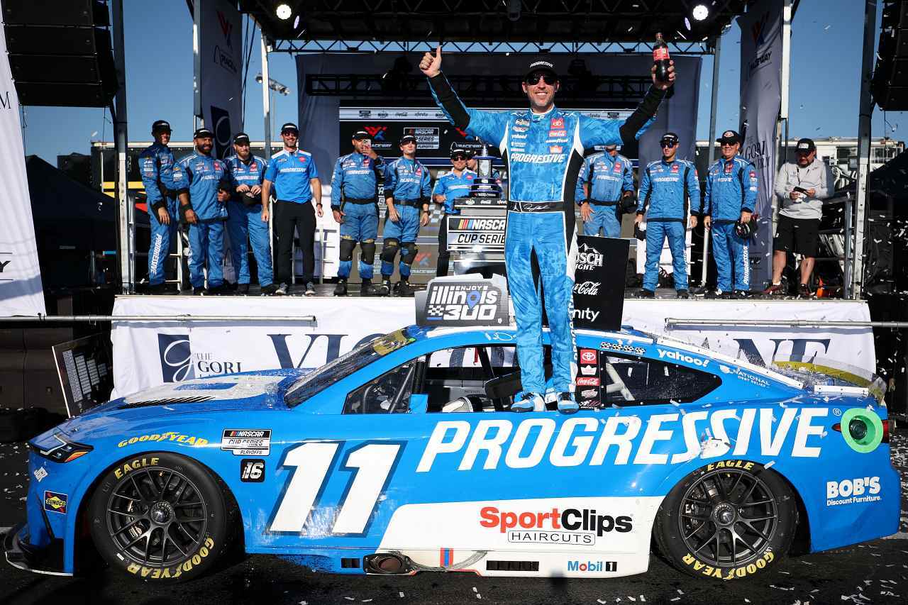 20年“無冠”のデニー・ハムリン、トヨタに通算200勝をプレゼントする今季最多の5勝目／NASCAR第28戦（オートスポーツweb） - Yahoo!ニュース