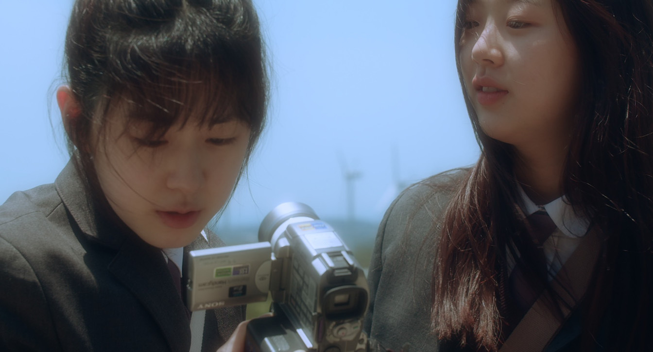 「忘れない。きみとの全部。」セウォル号沈没事故を背景に紡がれる、女子高生たちの愛の風景 映画『君と私』（otocoto） - Yahoo!ニュース