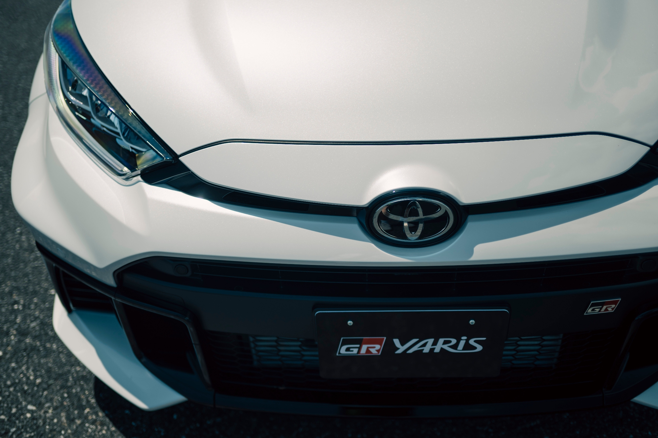 新型GRヤリスRZ“High performance”エアロパフォーマンスパッケージ装着車に乗った!!! モータースポーツを起点としたもっといいクルマづくりとは？（GQ JAPAN ...