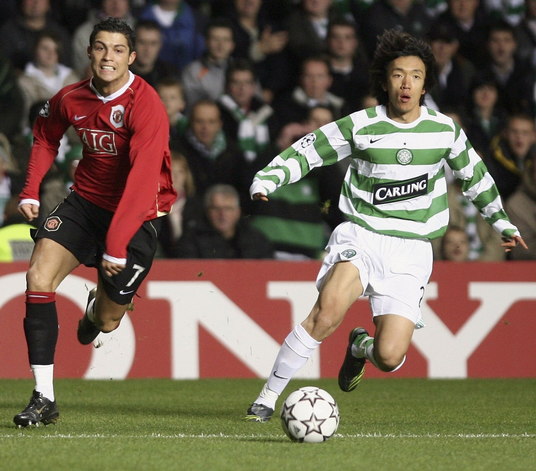 「これまでに見た最高のFKは？」 ソボスライと答えるリヴァプールの選手が多い中、ロバートソンが挙げたのは日本代表のレジェンド（theWORLD（ザ・ワールドWeb）） - Yahoo!ニュース