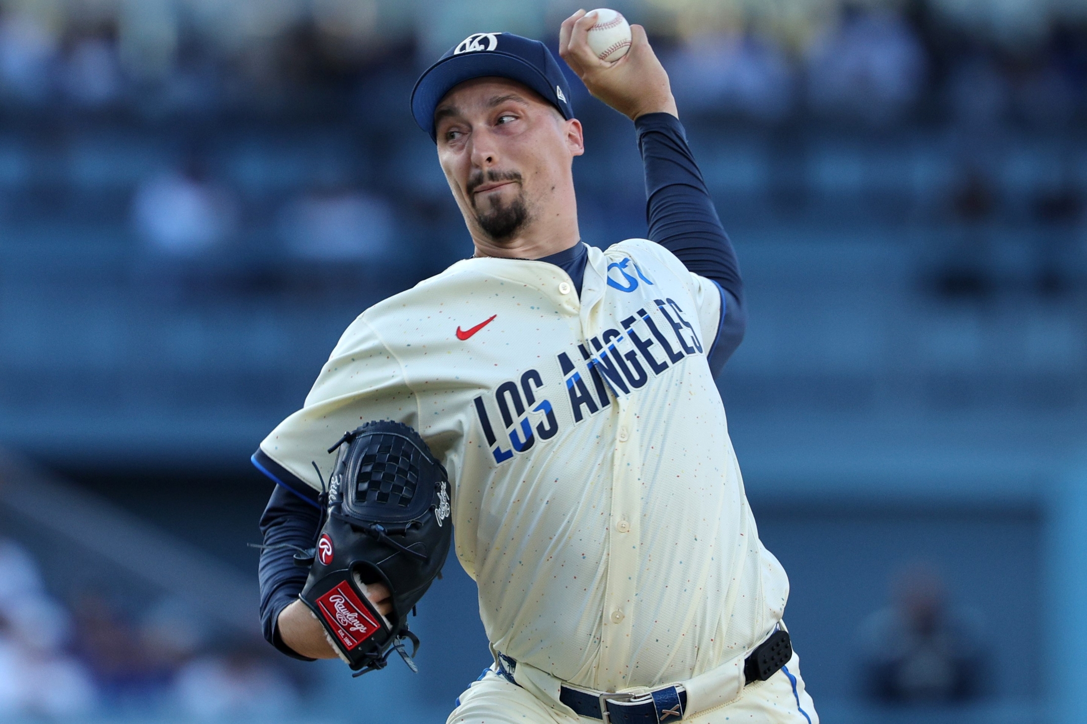 ドジャース、WS連覇への“原動力”は先発陣 282億円左腕にかかる期待「サイ・ヤング賞のときのような投球を」（CoCoKARAnext） - Yahoo!ニュース
