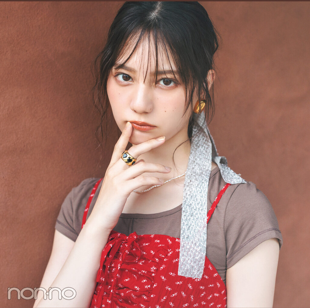 【日向坂46 小坂菜緒】今季、ロングリボンシュシュが可愛い！こなれ感がUPする付け方のポイントも（non-no Web） - Yahoo!ニュース