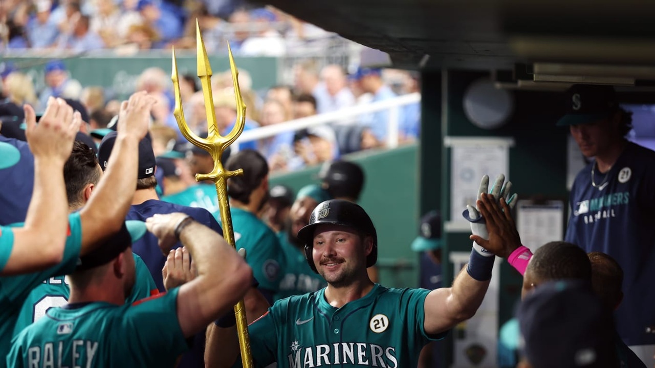 【MLB】マリナーズ・ローリー 55号・56号を連発でミッキー・マントル超え＆シーズン球団タイ記録！（MLB公式日本語サイト） - Yahoo!ニュース