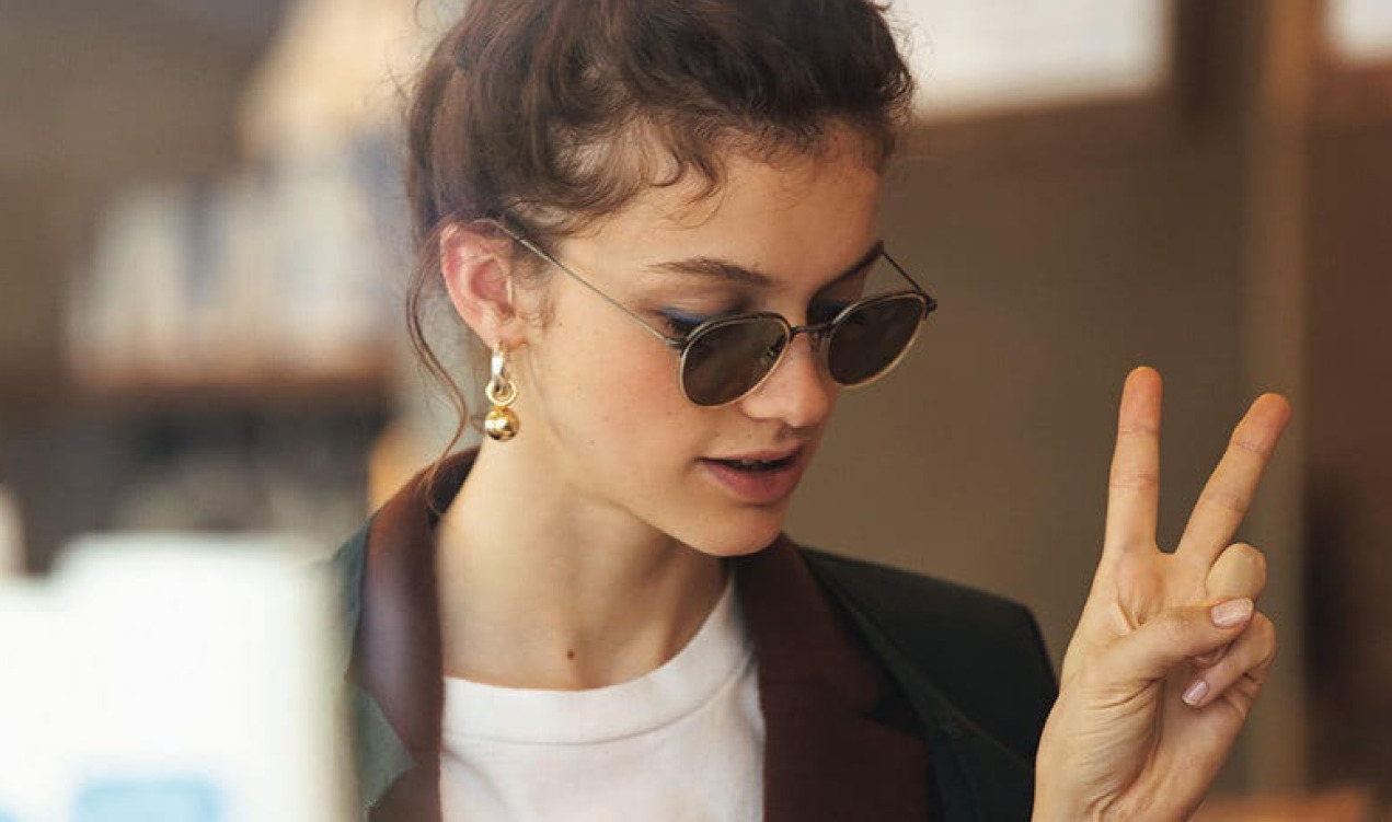 普通のデニムとTシャツでも「キレイな人はココが違う」コーディネートのテクニック（GISELe） - Yahoo!ニュース