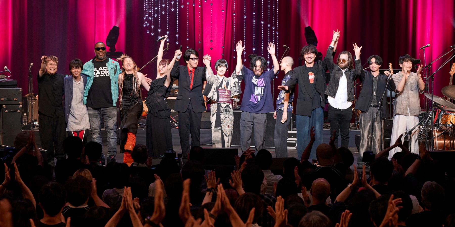 椎名林檎、岡村靖幸ら豪華セッション、石若駿×ロバート・グラスパーの歴史的共演！『JAZZ NOT ONLY JAZZ II』総括（Rolling Stone Japan） - Yahoo!ニュース