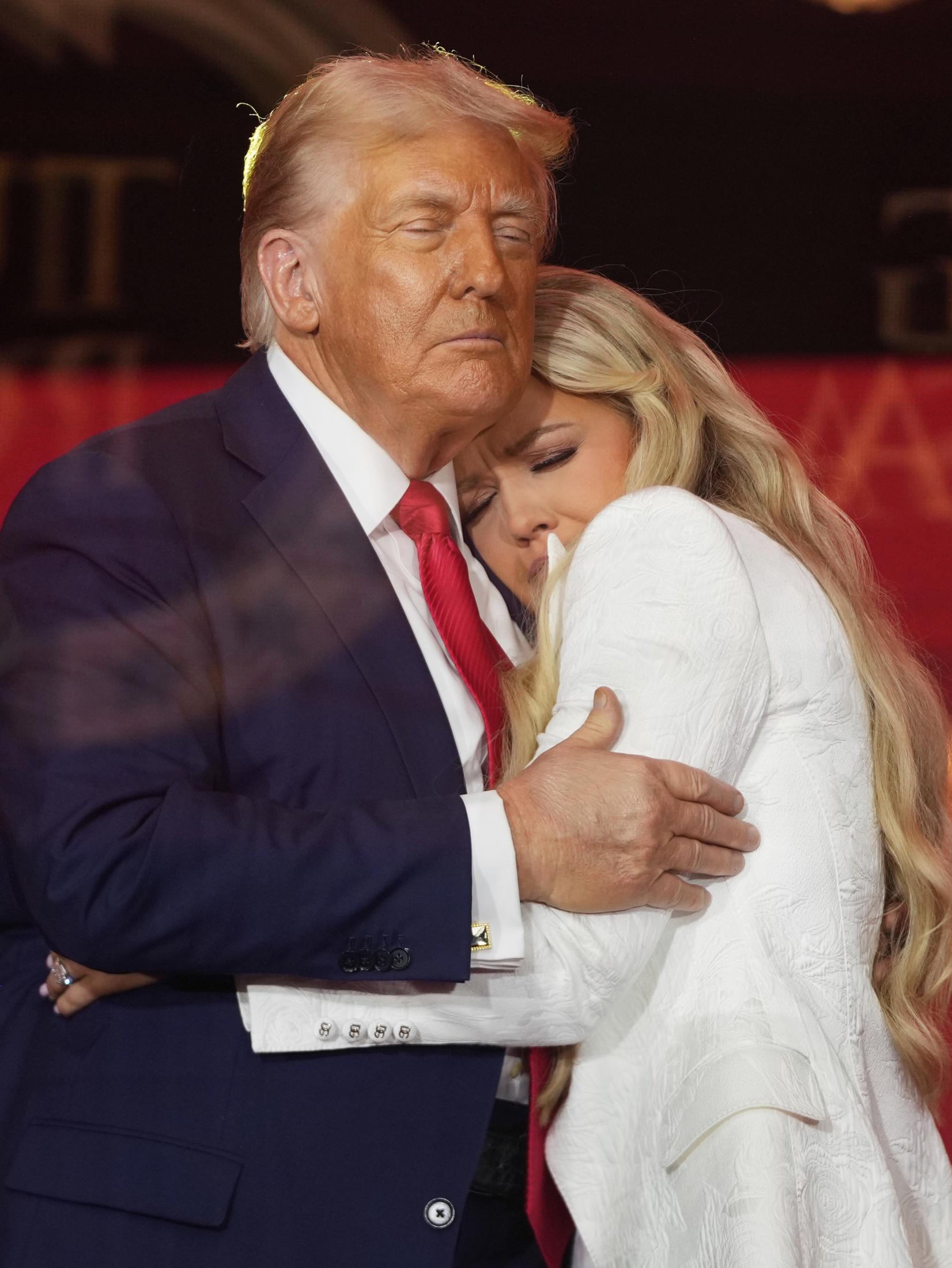 トランプ政権挙げてカーク氏追悼 「偉大な愛国者」保守結束図る（共同通信） - Yahoo!ニュース