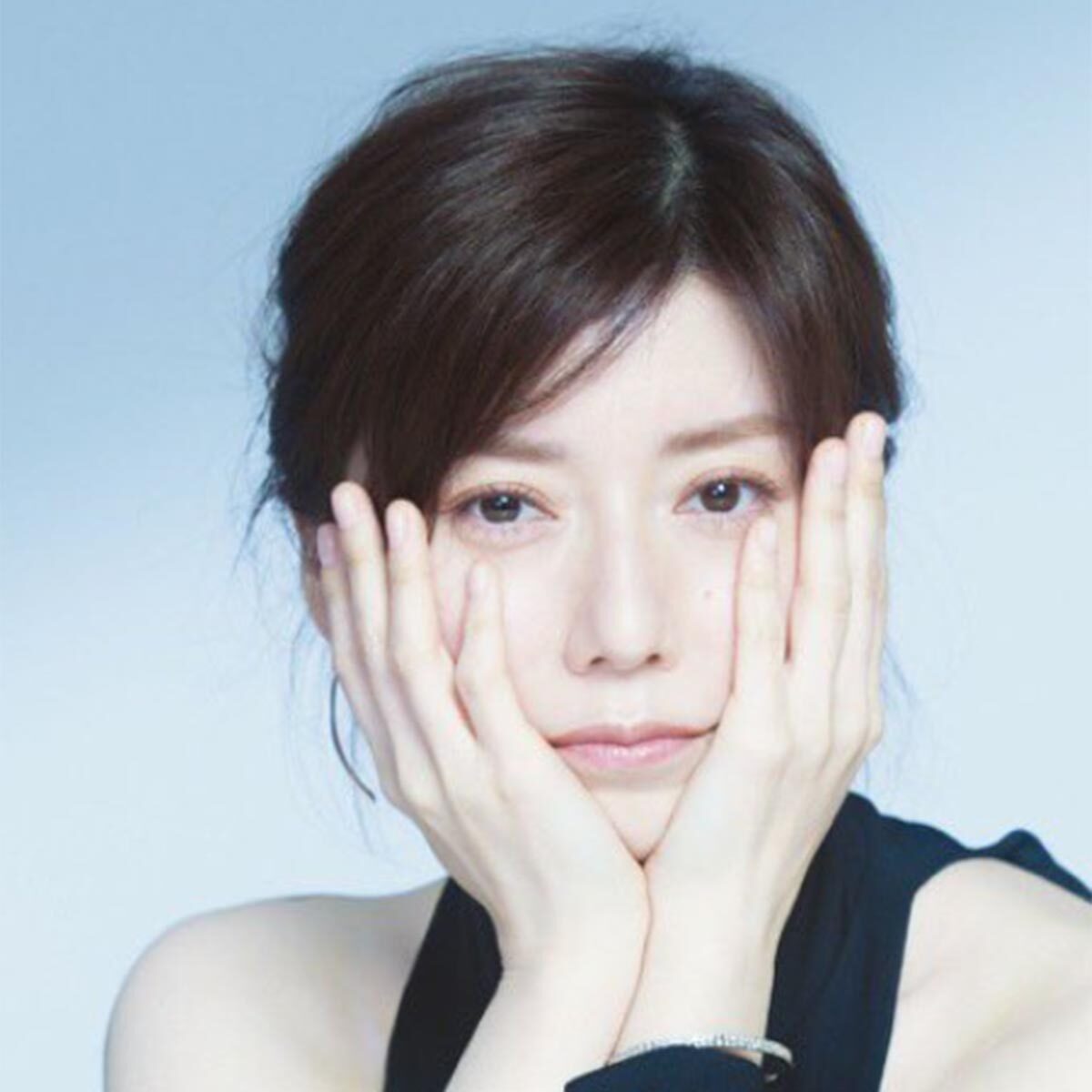 【自民・茂木氏の子ども食堂訪問】「どっさり食べ物持って行くのが筋じゃないの？」女性シンガーソングライターが“手ぶら訪問”に喝（SmartFLASH） - Yahoo!ニュース