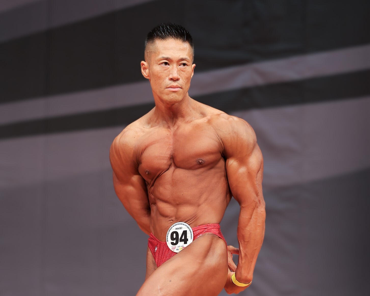 切れ味抜群の刃物のような肉体美！ 生涯現役を貫く燻銀ビルダー～内野充【筋肉マニアのビルダー解体筋書】（VITUP!） - Yahoo!ニュース