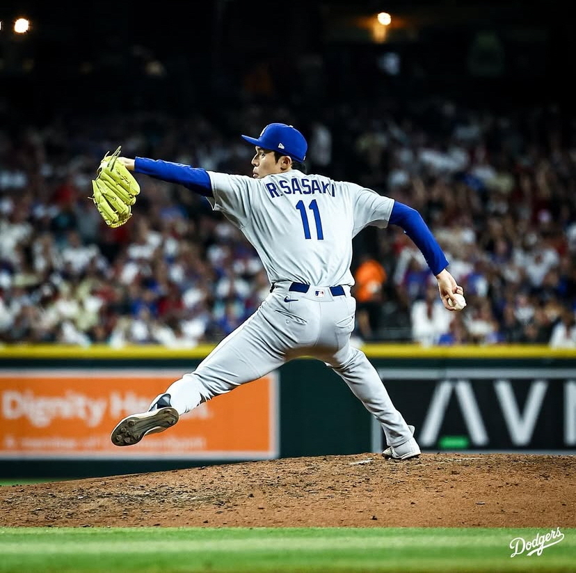 ドジャースM1 延長十一回の死闘制す 大谷が初回特大三塁打から先制生還、138日ぶり復帰の佐々木が1回無失点初ホールド、カーショー男気リリーフ（デイリースポーツ） - Yahoo!ニュース
