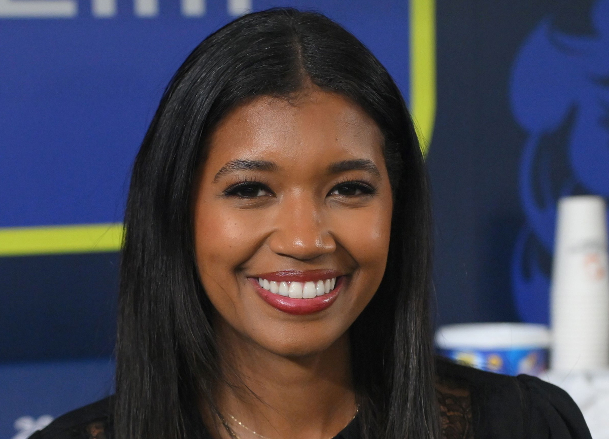 ドジャース 美しきリポーターもお約束のズブ濡れwゴーグル＆レインコート装着せず生身でインタビュー→声にならない声が（デイリースポーツ） - Yahoo!ニュース