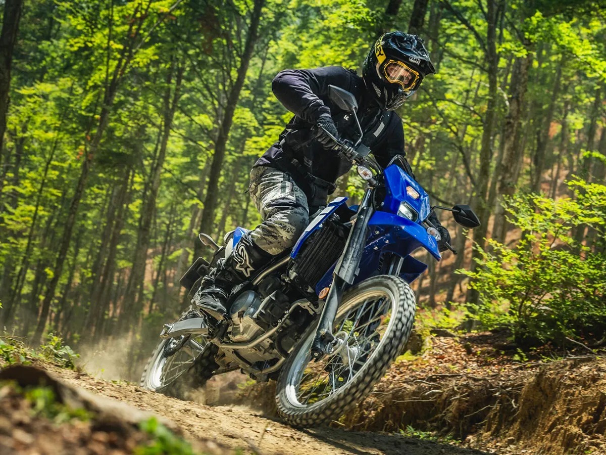 2026年新型「WR125R」ヨーロッパに登場！ フルサイズ125オフが縦2眼ヘッドライトカウルを採用（Webikeプラス） - Yahoo!ニュース
