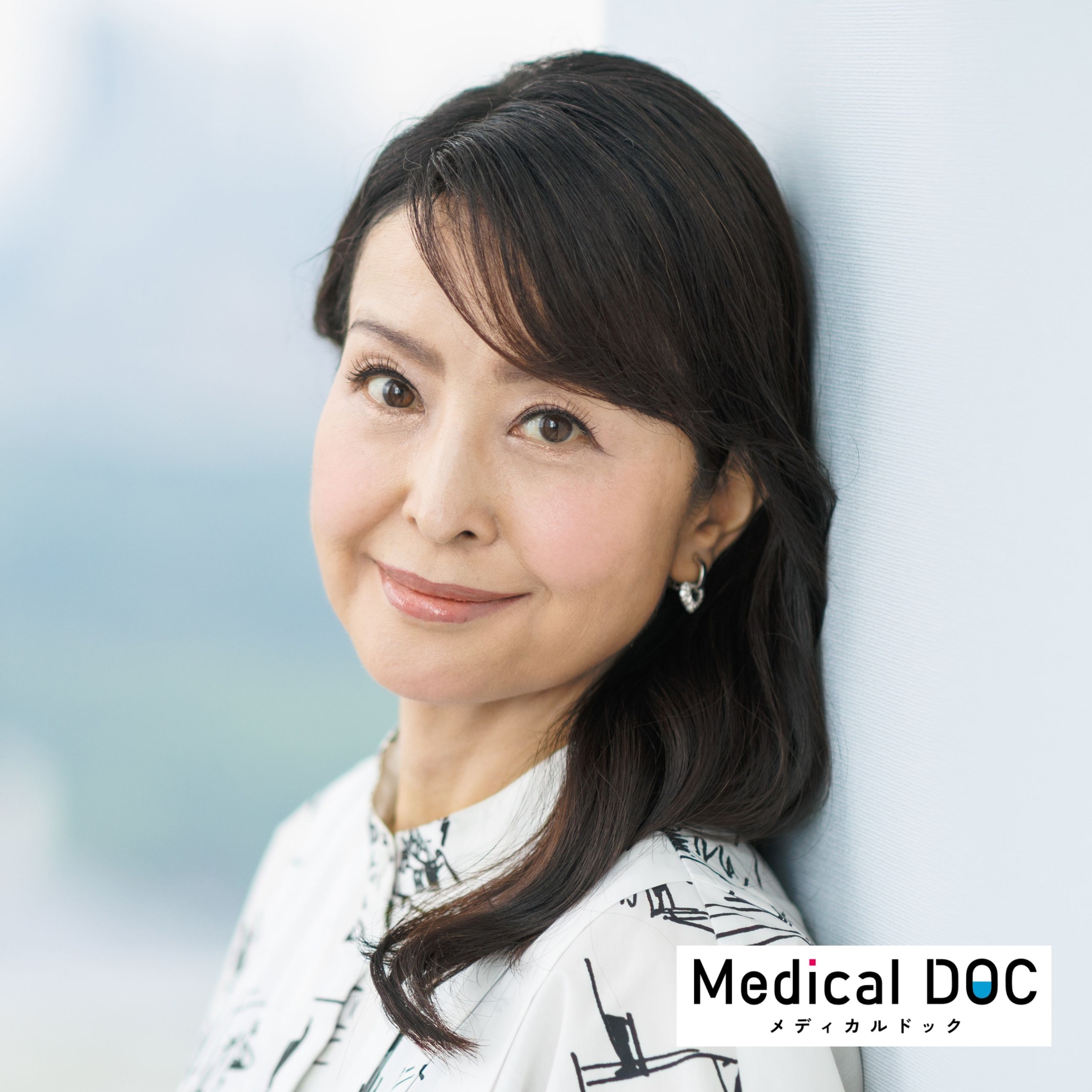 大桃美代子「白内障」に直面。目に現れた“異変”と手術決断の真相（メディカルドック） - Yahoo!ニュース