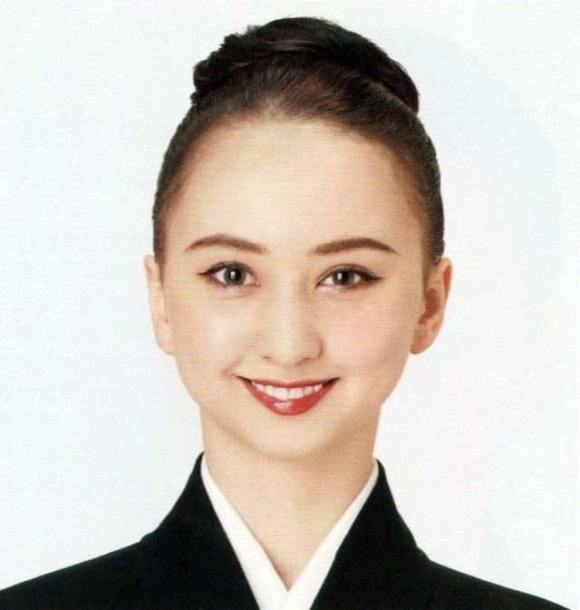 宝塚 雪組次期トップ娘役に首席入団の美貌×圧巻の歌声、音彩唯 105期から3人目（よろず～ニュース） - Yahoo!ニュース