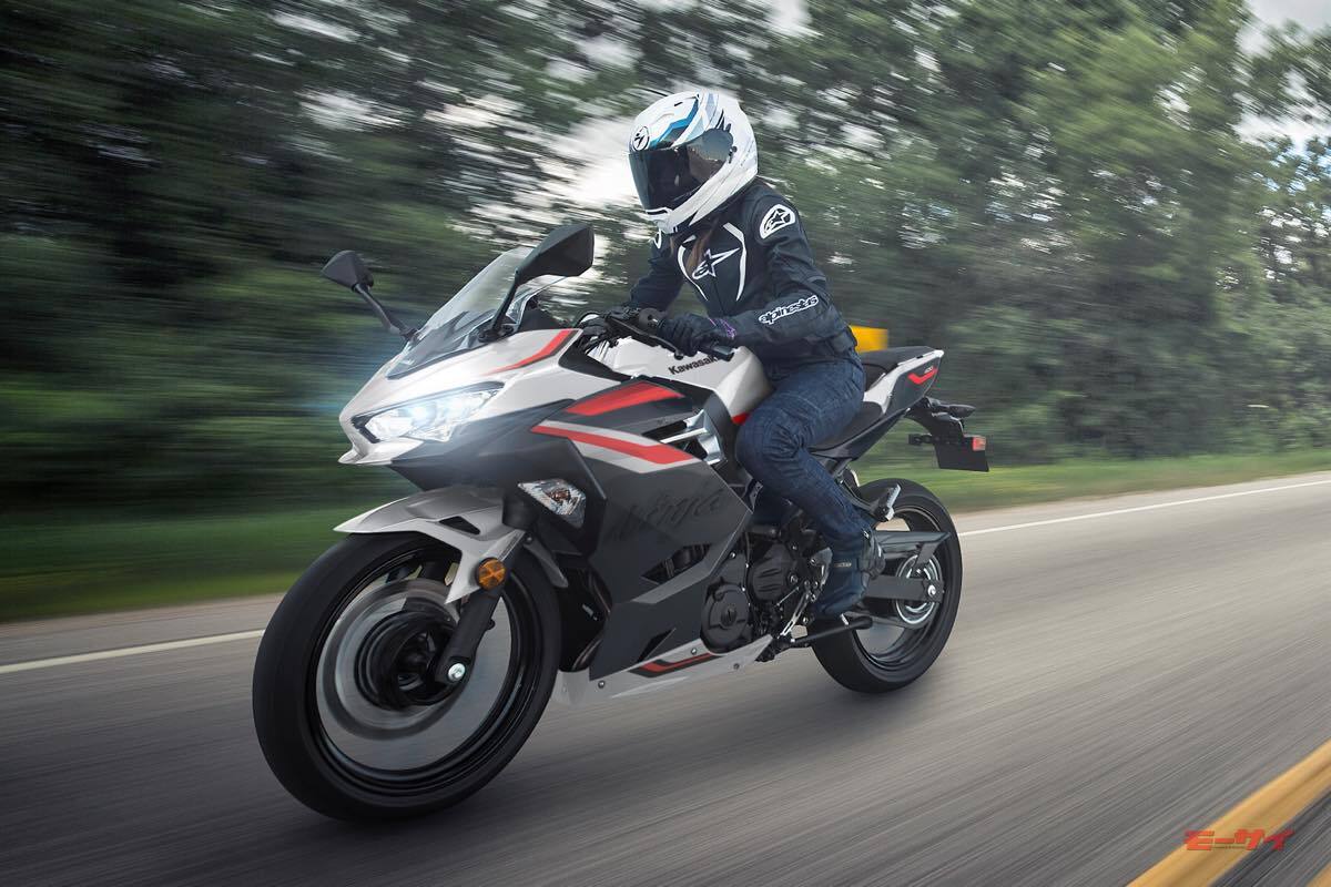 【カワサキ・ニンジャ400／Z400】2026年モデル11月1日発売！ ニンジャは新たな白基調、灰基調の2色。Z400は灰 黒の1色展開（モーサイ） - Yahoo!ニュース