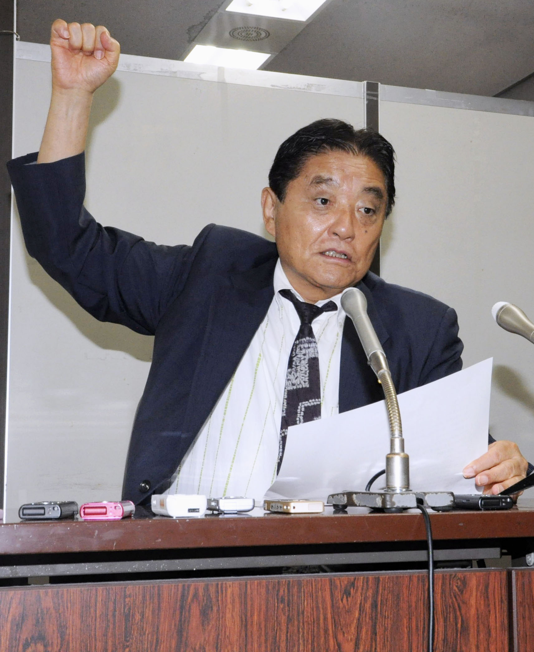 保守党の河村氏、百田氏を告訴 離党を示唆「しかるべく決断」（共同通信） - Yahoo!ニュース