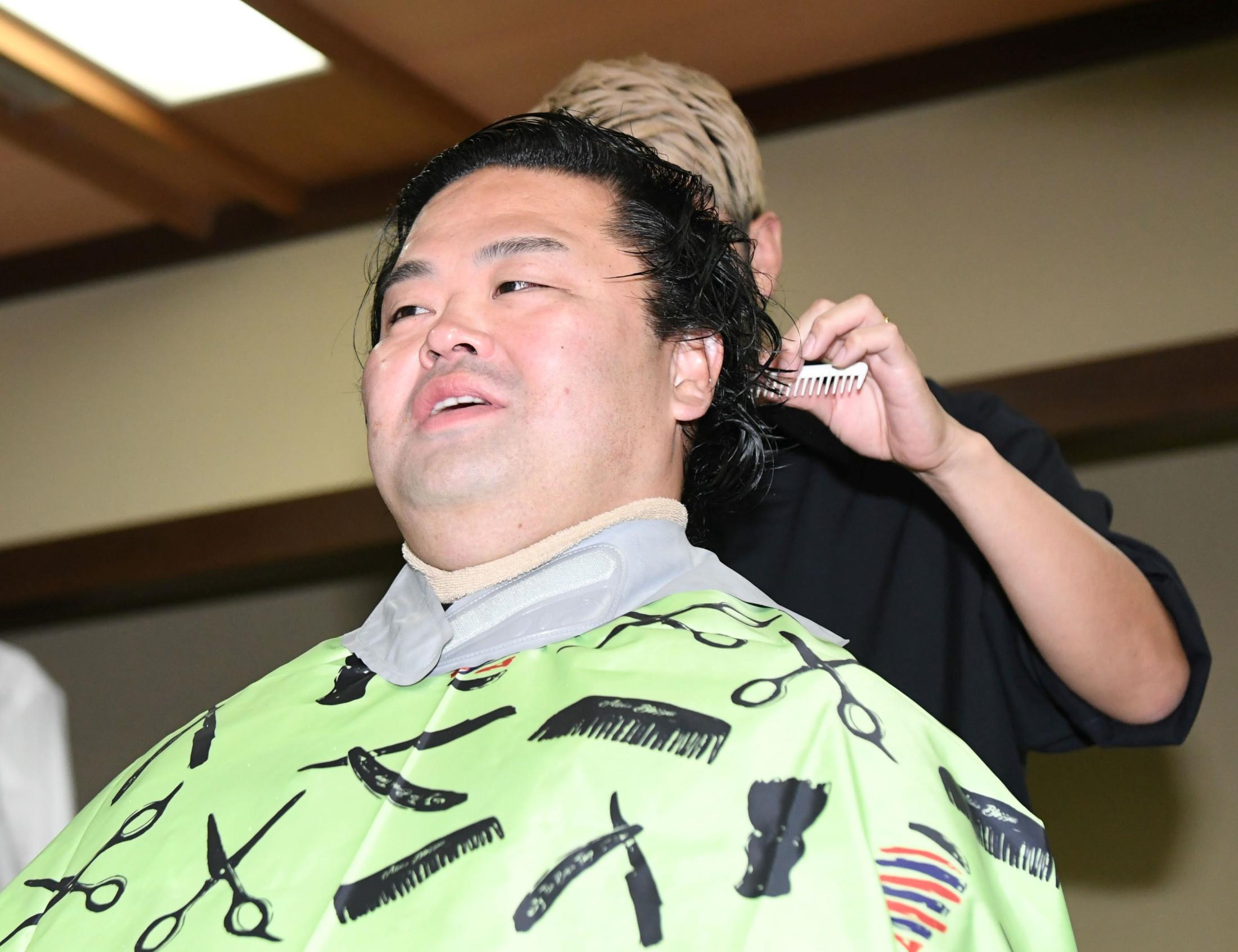 元妙義龍が引退相撲でスキンフェードに整髪「自分ではよく分からない」家族に見守られる（デイリースポーツ） - Yahoo!ニュース