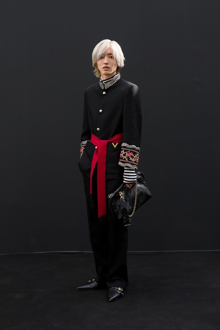 なにわ男子・道枝駿佑、TXTスビン、IVEレイ＆リズが「メゾン ヴァレンティノ」2026年春夏コレクション来場（音楽ナタリー） - Yahoo!ニュース