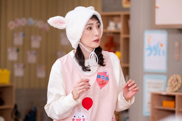 NHK「LIFE！」天海祐希が被り物姿で幼稚園の先生に、「嬉しく楽しい撮影でした」（ステージナタリー） - Yahoo!ニュース