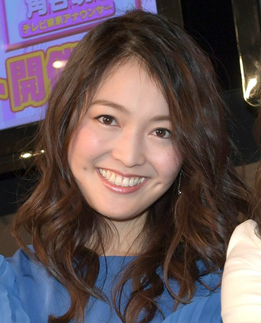 24年テレ東退社→転職→退社、離婚の女子アナ 3歳息子と「駆け込み万博」ウエディングドレスのような白い装いが美しすぎて目立つ！（デイリースポーツ） - Yahoo!ニュース