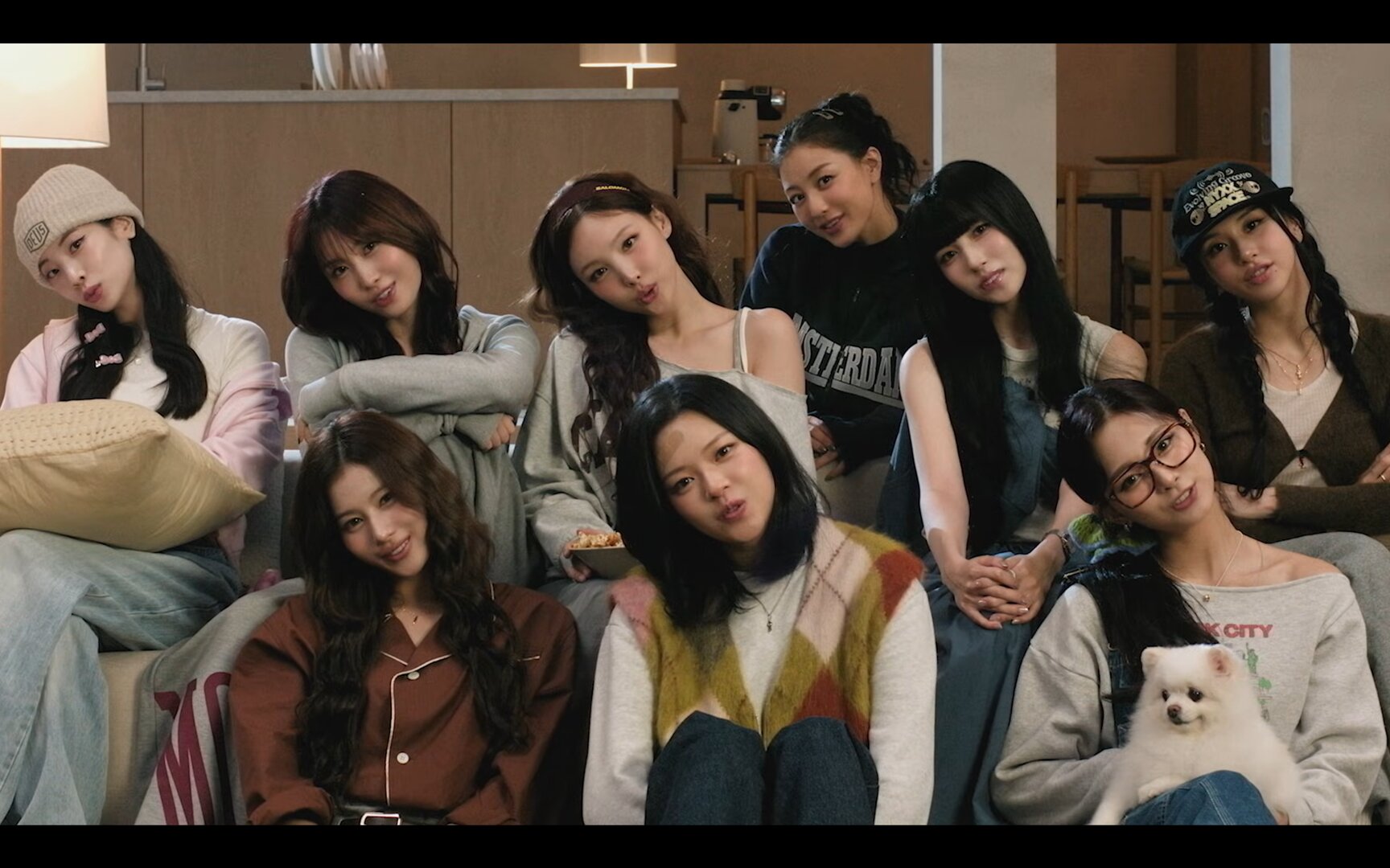 TWICE、タイトル曲「ME+YOU」MV公開…懐かしのシーンも登場（Kstyle） - Yahoo!ニュース