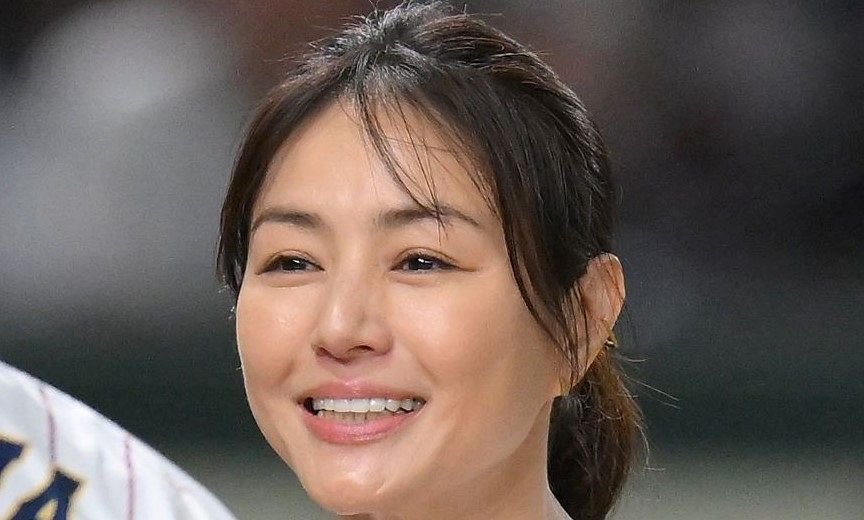 「若い頃より色気出てる」49歳井川遥、すらり〝足全部出し〟ショット（西スポWEB OTTO！） - Yahoo!ニュース