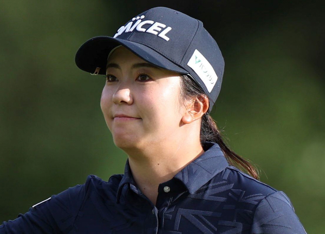 堀琴音 女子ゴルファー仲間から「優勝のお祝い」豪華ケーキプレゼントに大感激 お揃いTで4ショット（デイリースポーツ） - Yahoo!ニュース