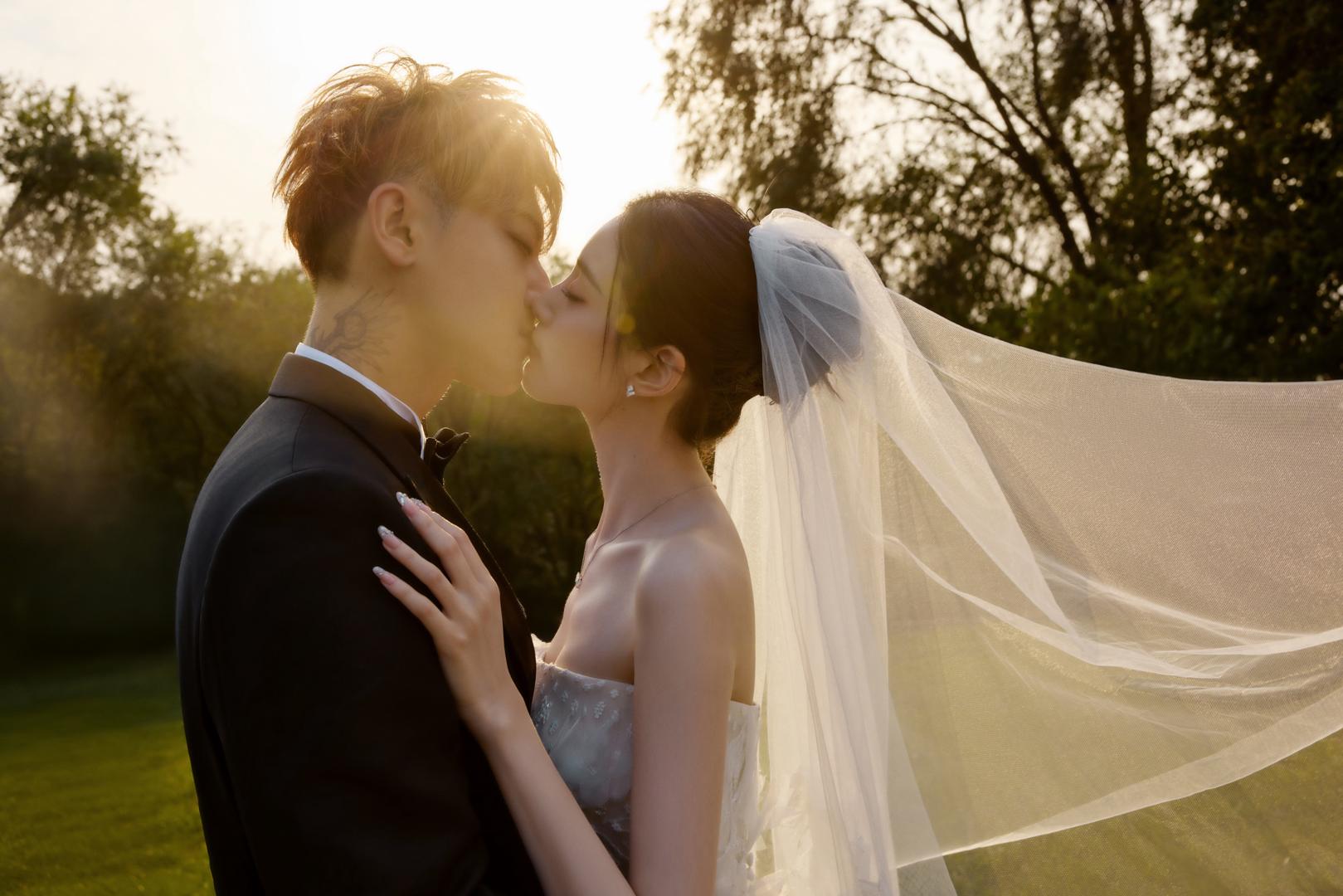 元EXO タオ、SM出身の妻と昨日挙式！ファン招待＆生中継も…天の川コンセプトの豪華ウエディングが話題（Kstyle） - Yahoo!ニュース