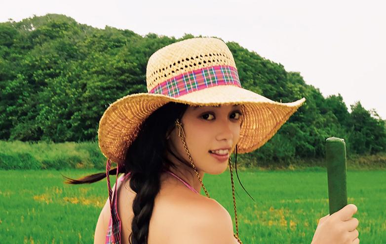 ＜Mayuri＞2年ぶりグラビア チェンジ・ザ・ワールド級ボディー披露（MANTANWEB） - Yahoo!ニュース