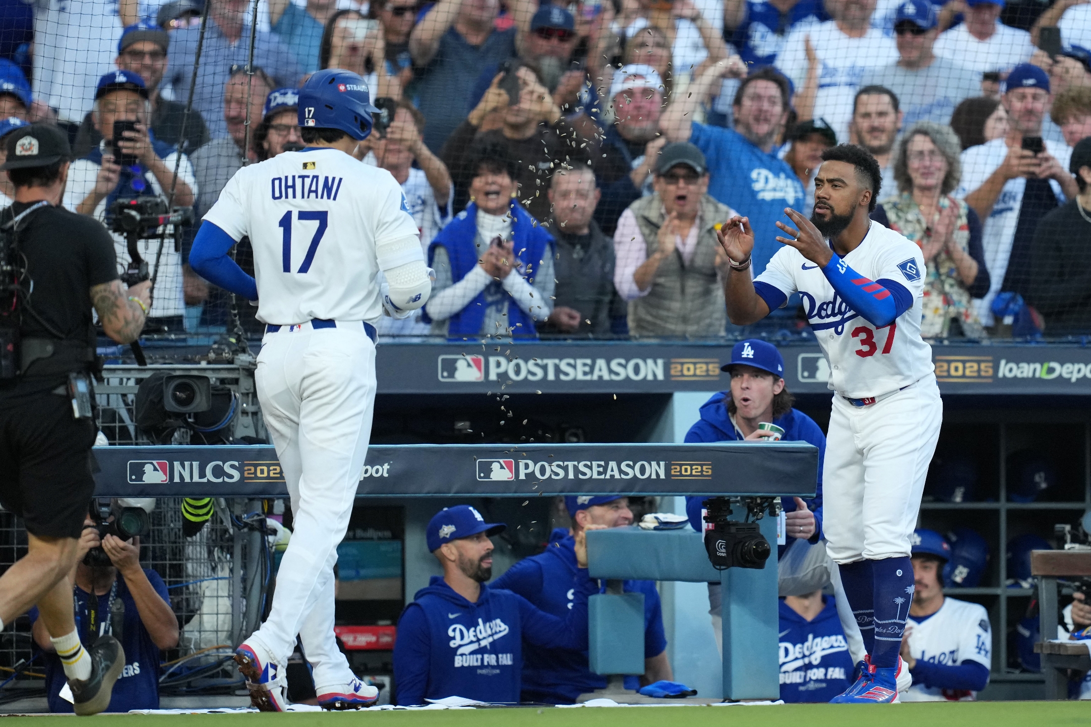 WSもう一つの因縁…ブーイング候補は大谷翔平だけじゃなかった…「本当に契約寸前だったんだ」テオスカー・ヘルナンデスが約5年半プレーした古巣ブルージェイズとの復帰交渉を明かす（RONSPO ...