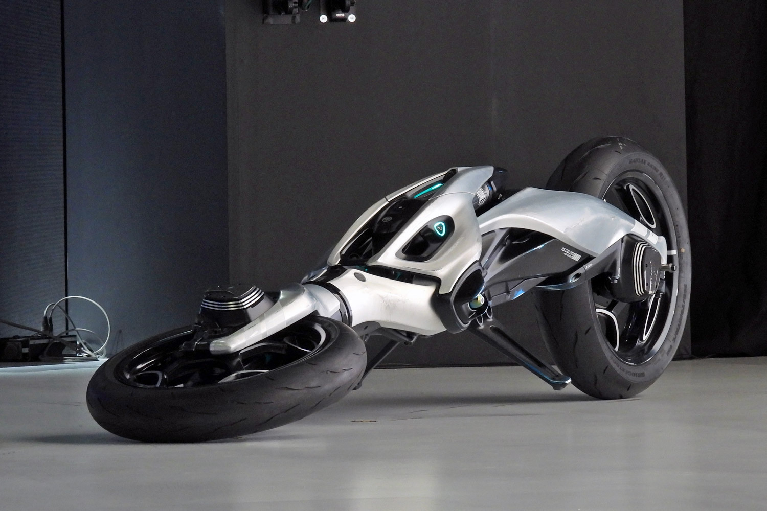 ヤマハがAIで進化するモーターサイクルや三輪BEVのコンセプトモデルを世界初公開【ジャパンモビリティショー2025】（webCG） - Yahoo!ニュース