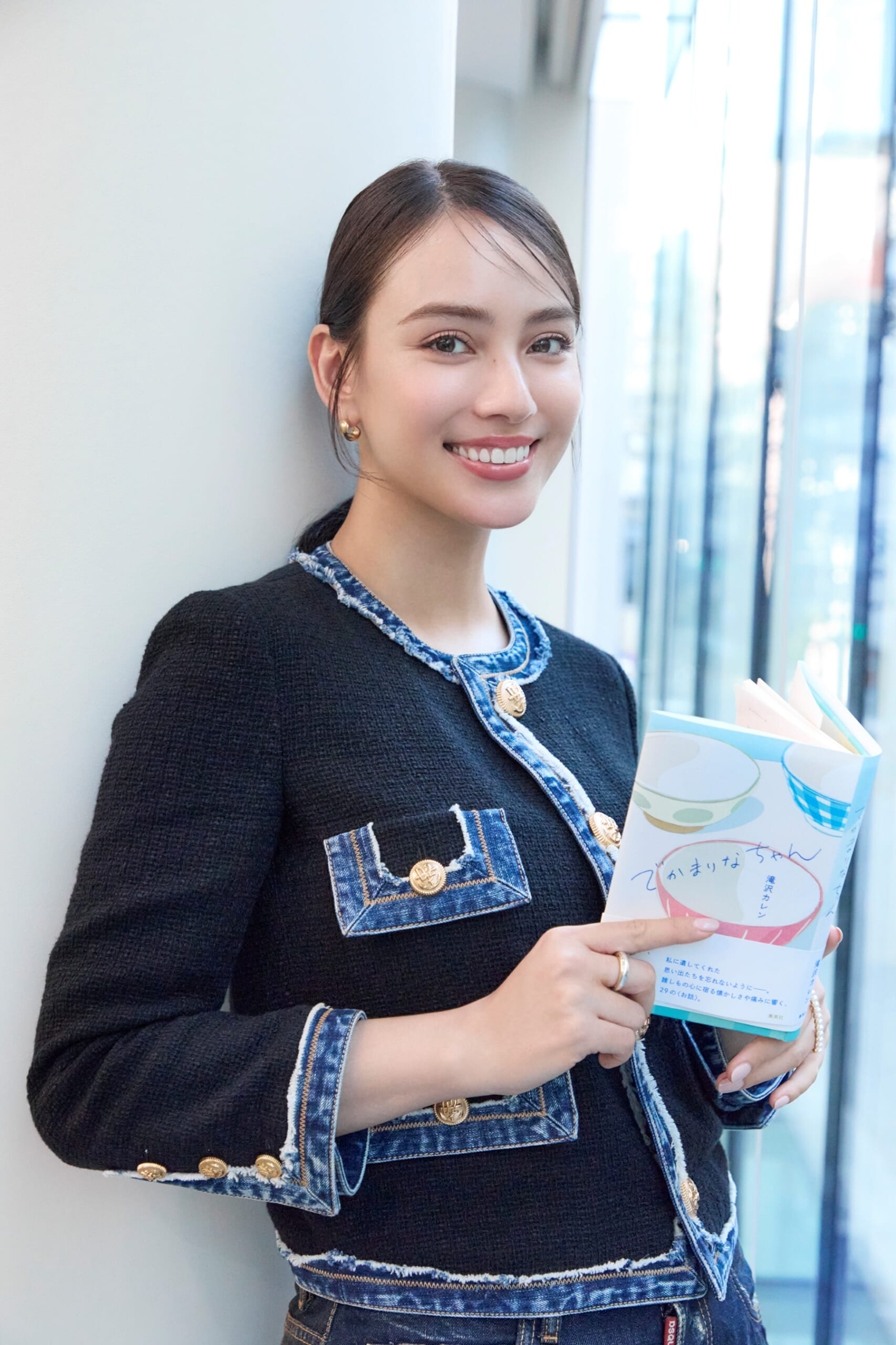 滝沢カレンさん初の私小説『でかまりなちゃん』に込めた願い、大切にしたい家族の思い出（LEE） - Yahoo!ニュース