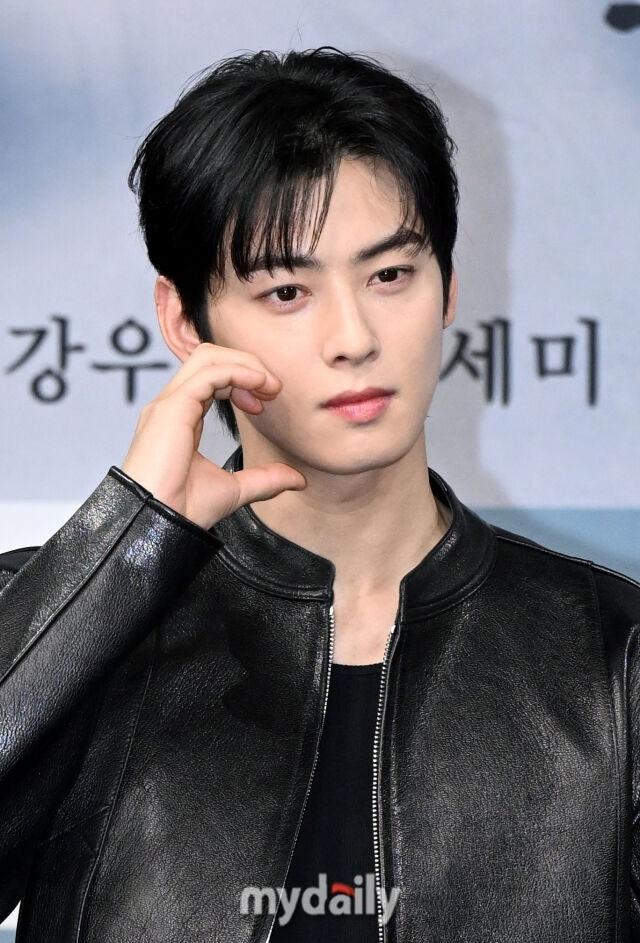 “入隊中”ASTRO チャウヌ、まるでドラマのワンシーン？APEC会場での目撃談が話題に（Kstyle） - Yahoo!ニュース