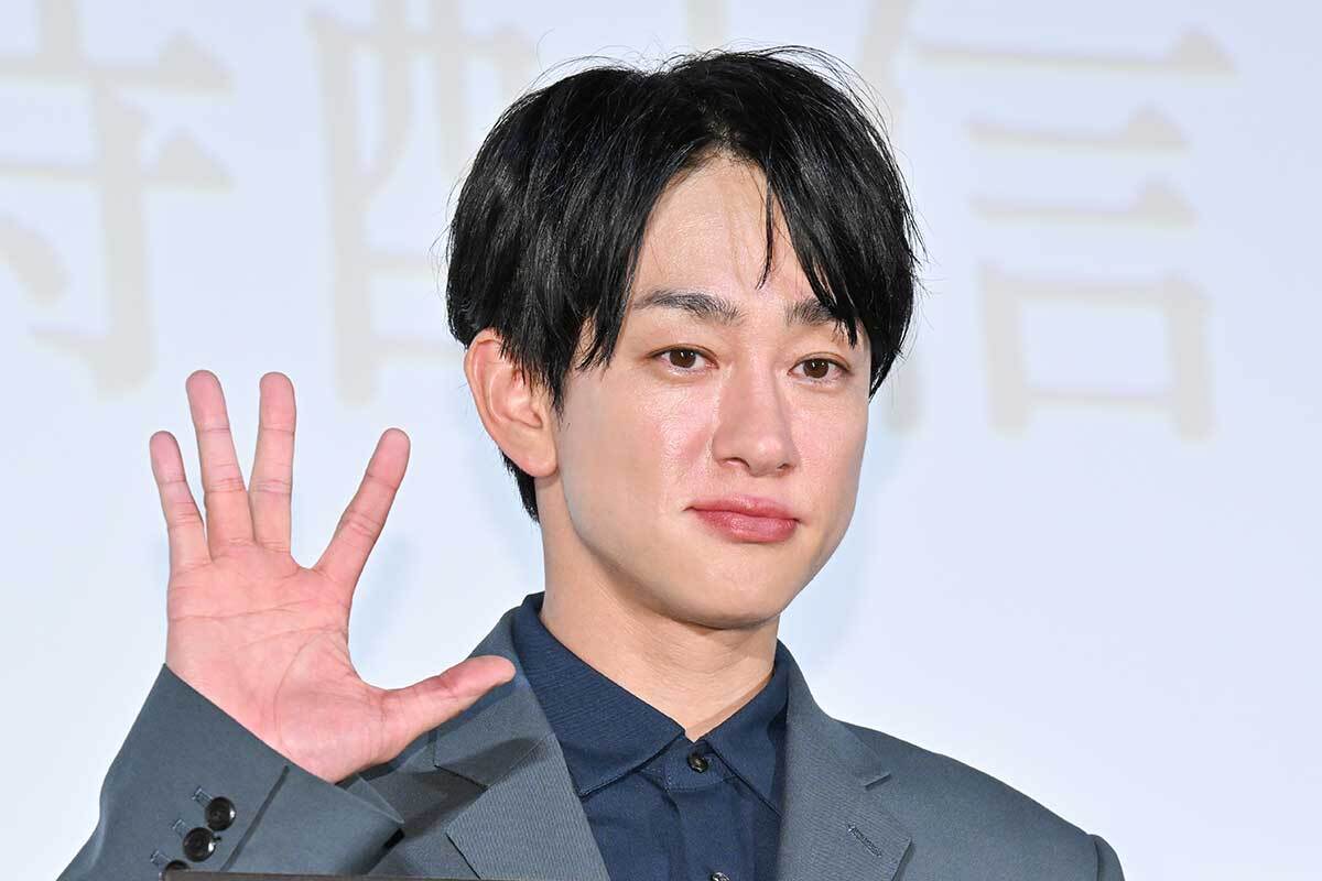 横山裕、“社長役”の鈴木保奈美に戦慄「怖え…」 緊張感に「背筋がピッとなる感じ」（ENCOUNT） - Yahoo!ニュース