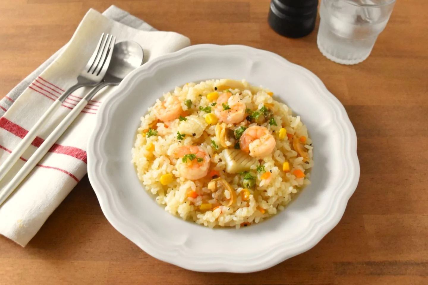 冷凍のままのシーフードミックスでOK！【エビピラフ】楠さんちのホットクックレシピ Vol.92（kufura） - Yahoo!ニュース