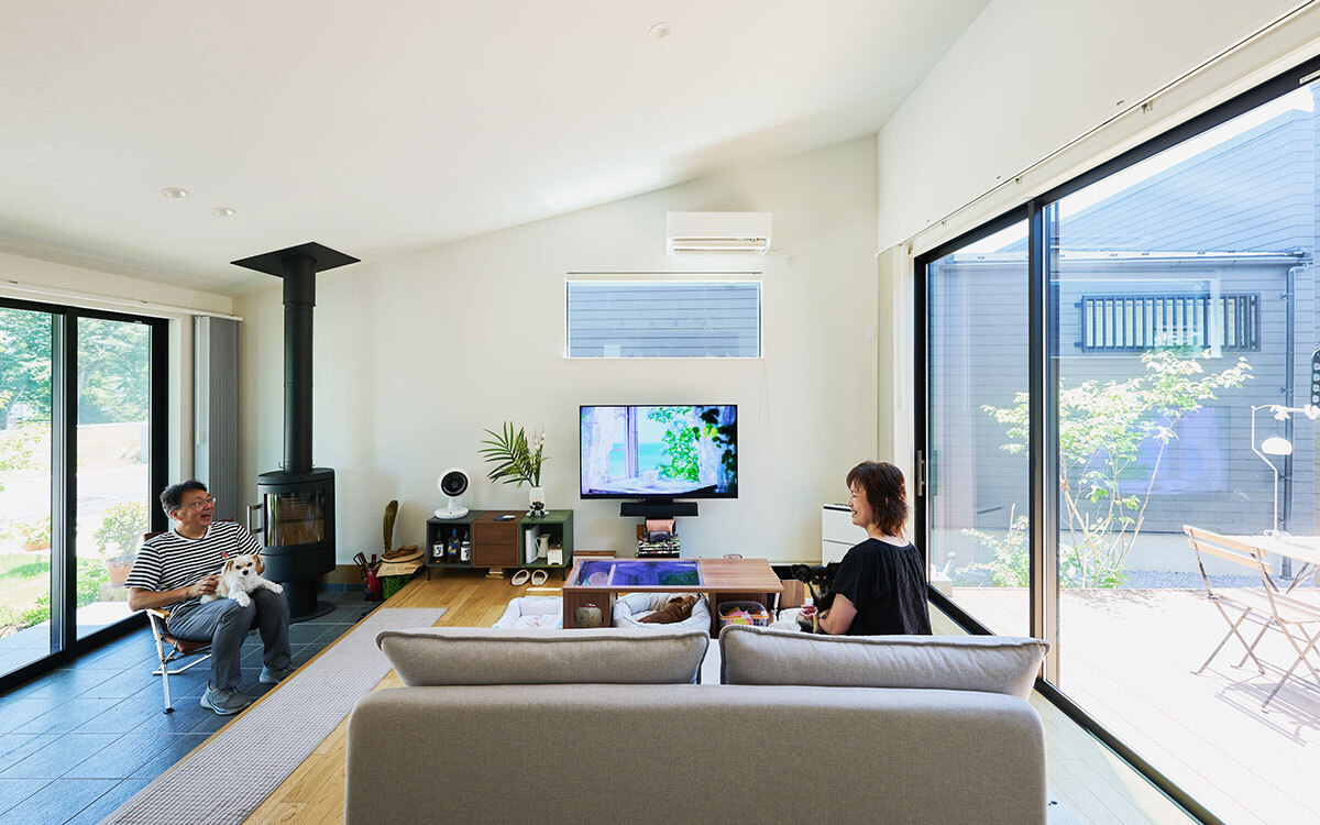 千葉市に”平屋だけ”全50邸の分譲地。「階段ない・空が広い・緑いっぱい」子育て終えた夫妻が選んだ暮らし（SUUMOジャーナル） - Yahoo!ニュース