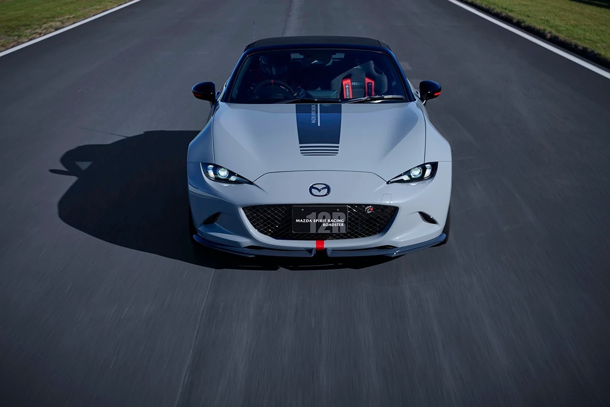 【倍率47.5倍】700万円超、200台限定「MSRロードスター12R」に約9500人が殺到。マツダも“第2弾”の検討を開始する事態に（carview！） - Yahoo!ニュース